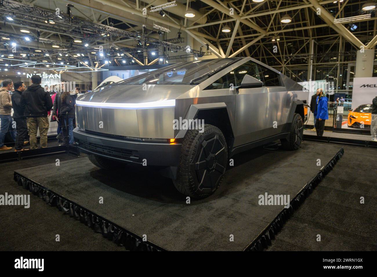 Cybertrack hi-res stock photography and images - Alamy