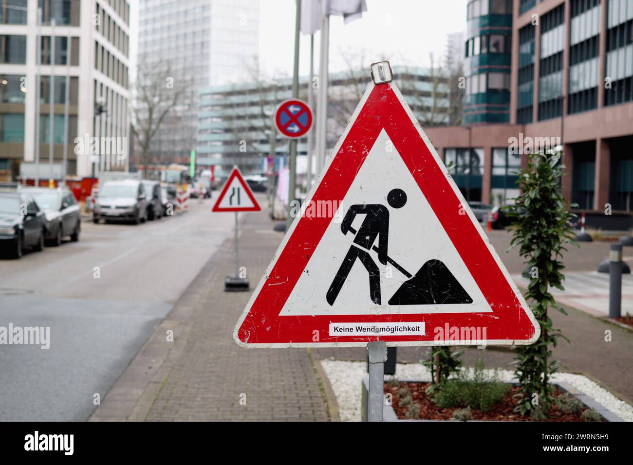 Road Sign Construction Work Stock Photo - Alamy