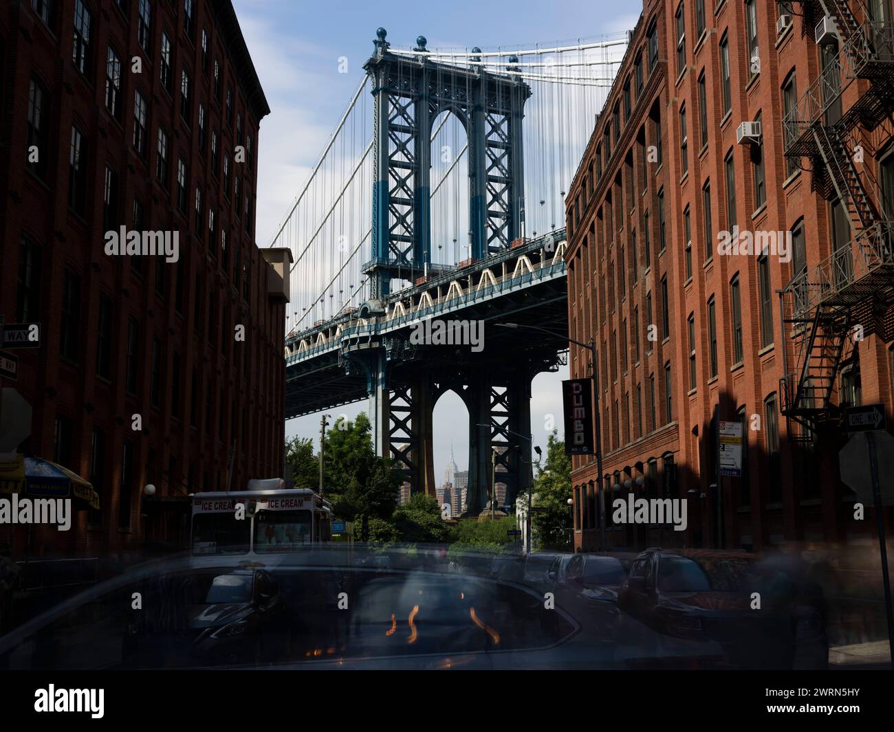 Manhattan Bride view from Dumbo Brooklyn Stock Photo - Alamy