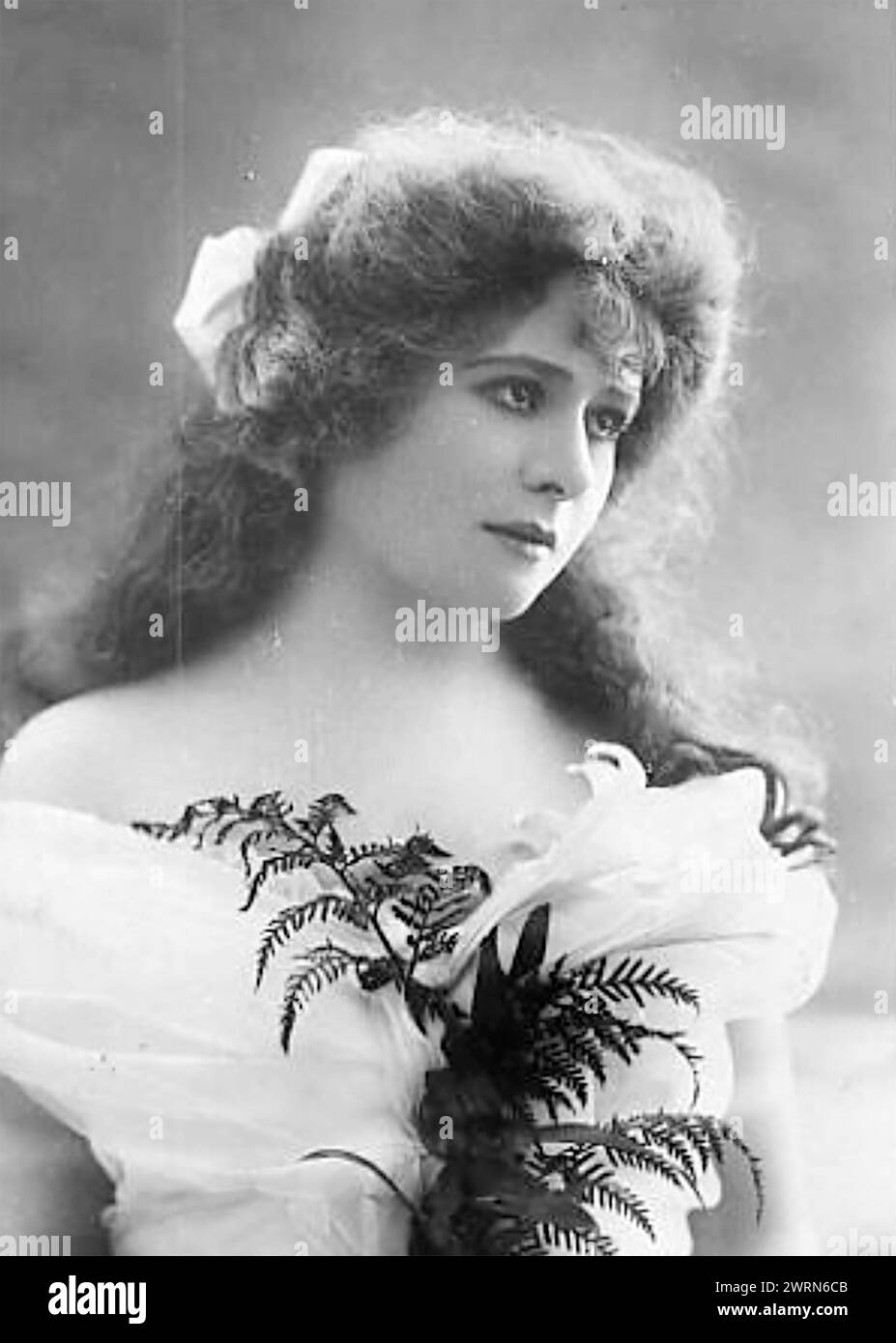 MABEL LOVE ( 1874-1953) English stage actress and dancer in 1905 Stock ...
