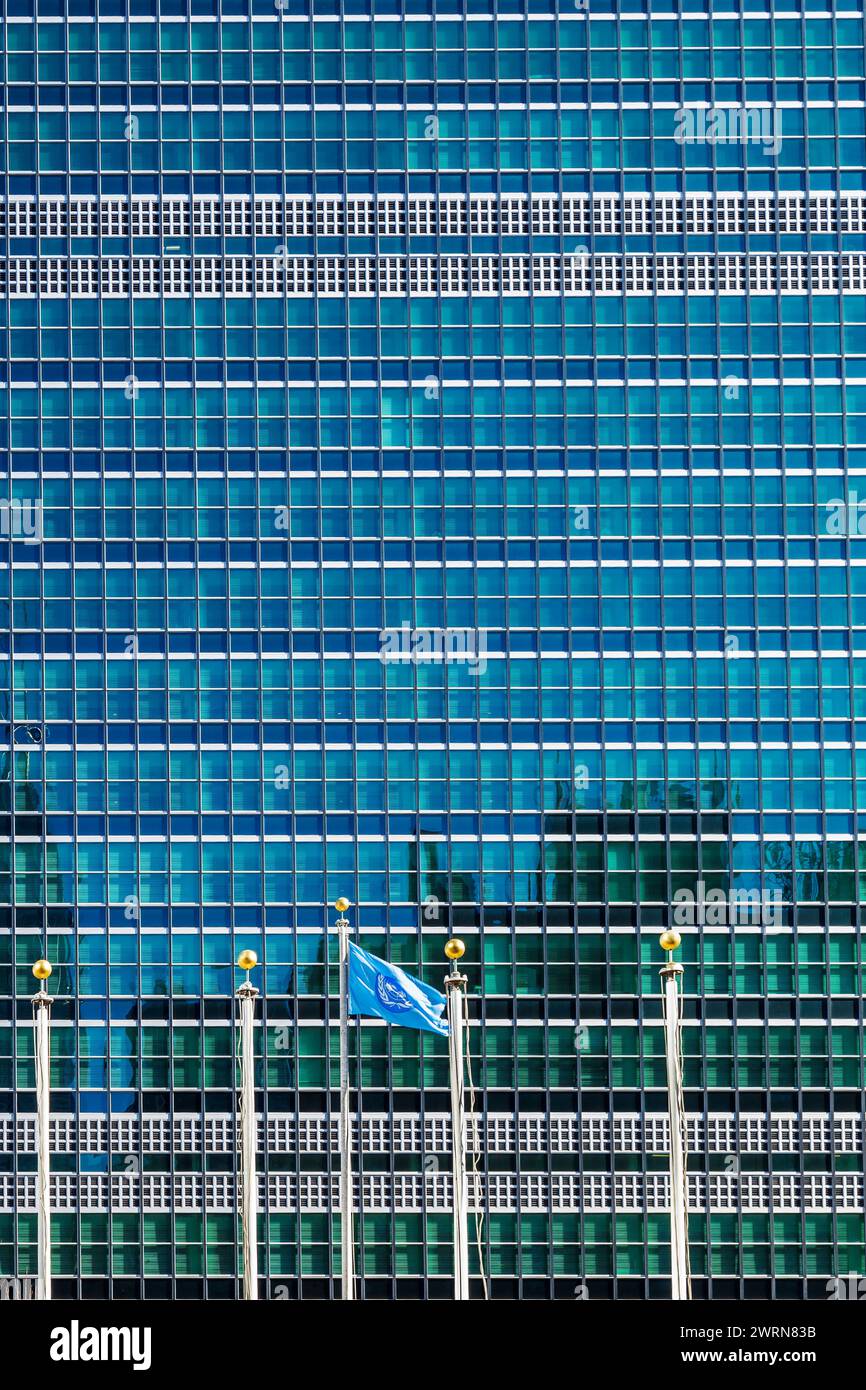 United nations secretariat building hi-res stock photography and images ...