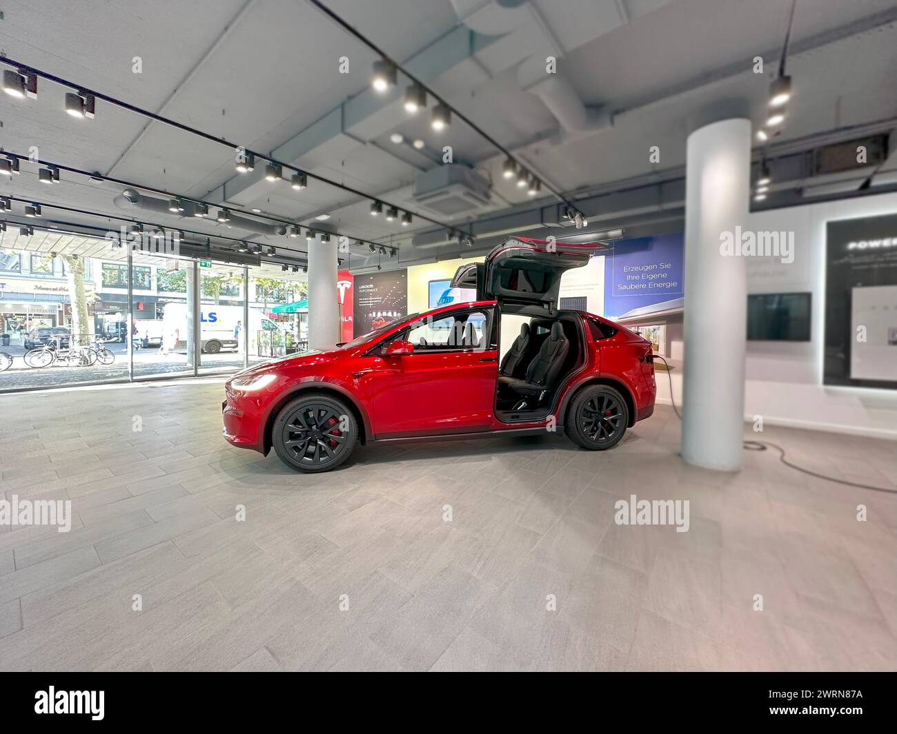 Tesla model x falcon wing hi-res stock photography and images - Alamy