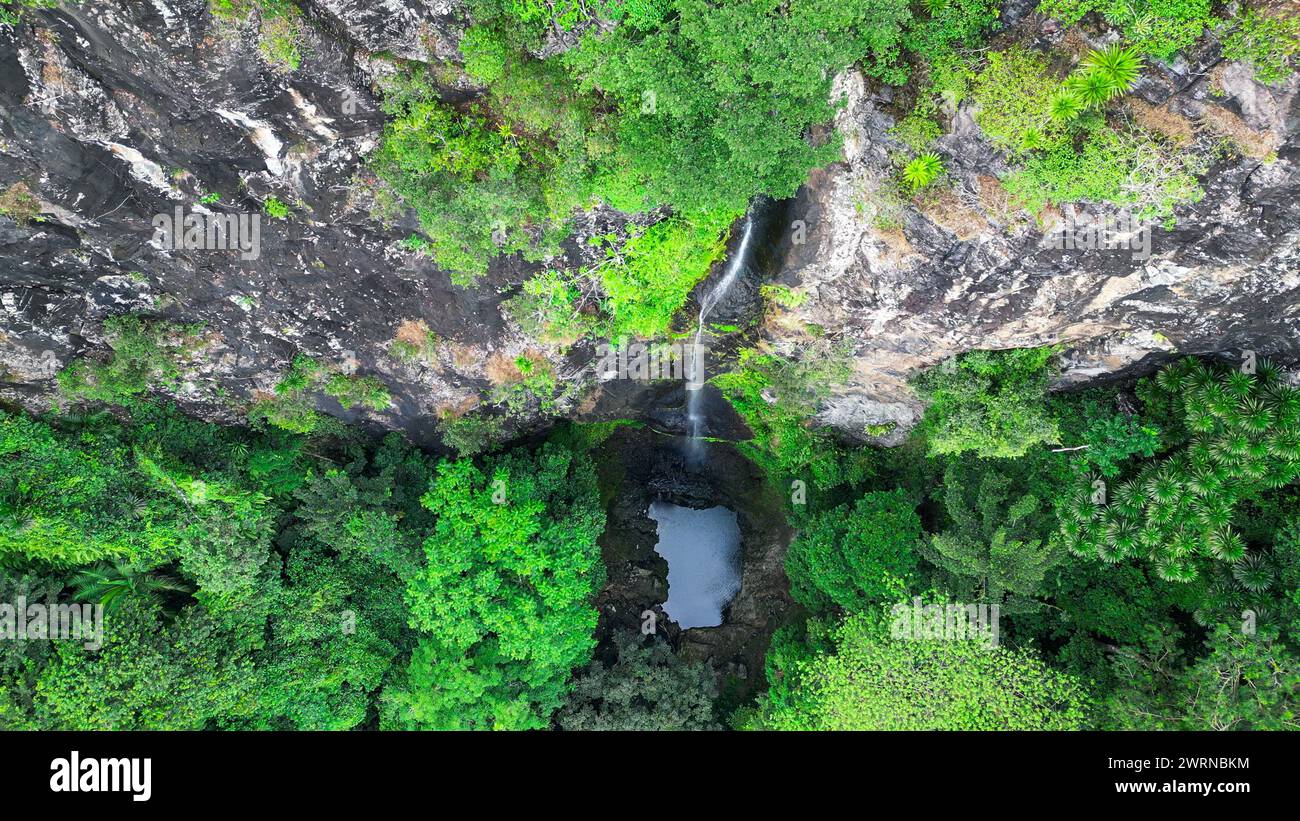 Closeup shot rocky waterfall hi-res stock photography and images - Alamy