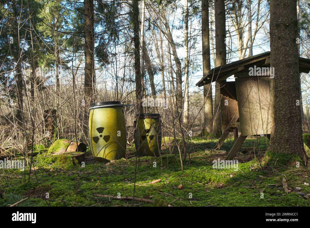 Nuclear destruction hi-res stock photography and images - Alamy