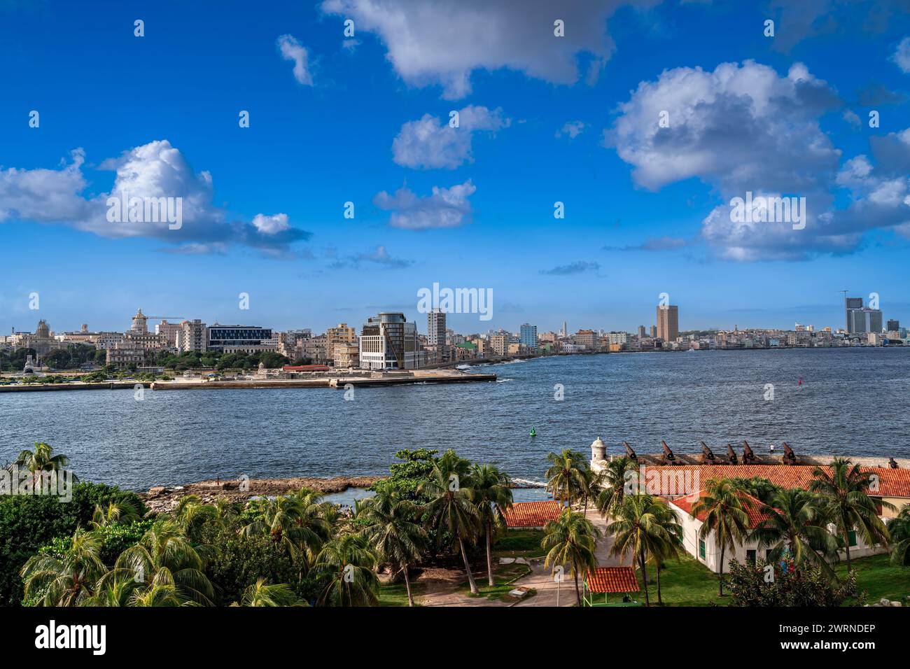 Havana tropical island hi-res stock photography and images - Alamy