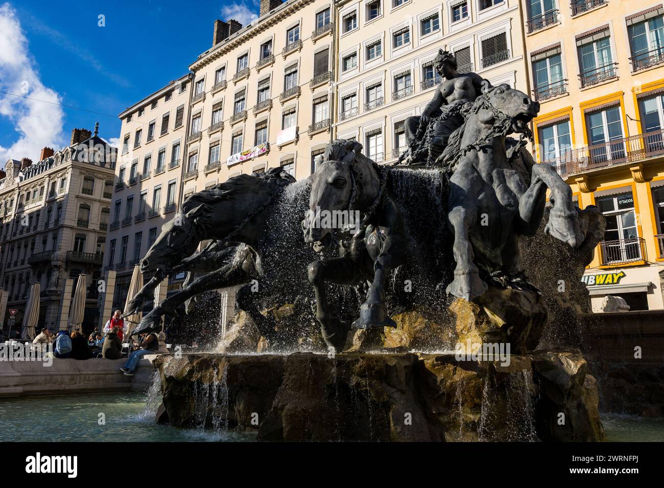 Fontaine Bartholdi, sur la Place des Terreaux, au cœur du quartier de ...