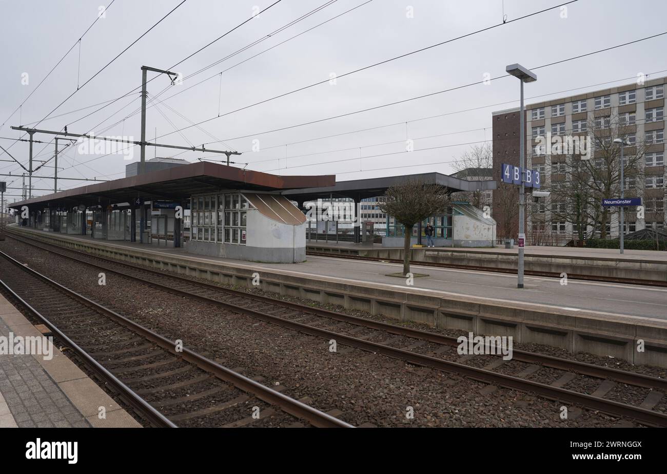 13 March 2024, Schleswig-Holstein, Neumünster: View over a platform at ...