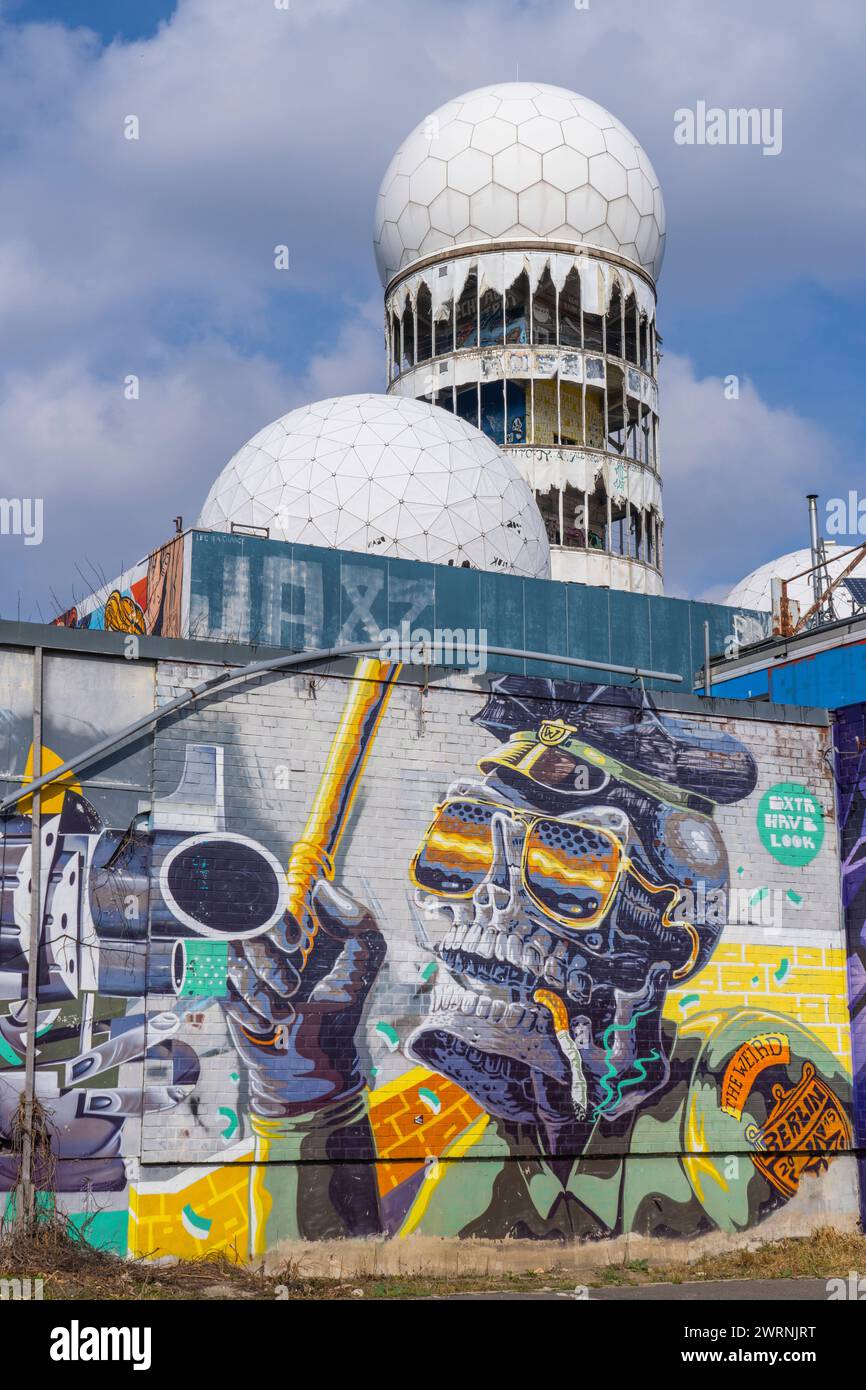 Former cold war radar site hi-res stock photography and images - Alamy