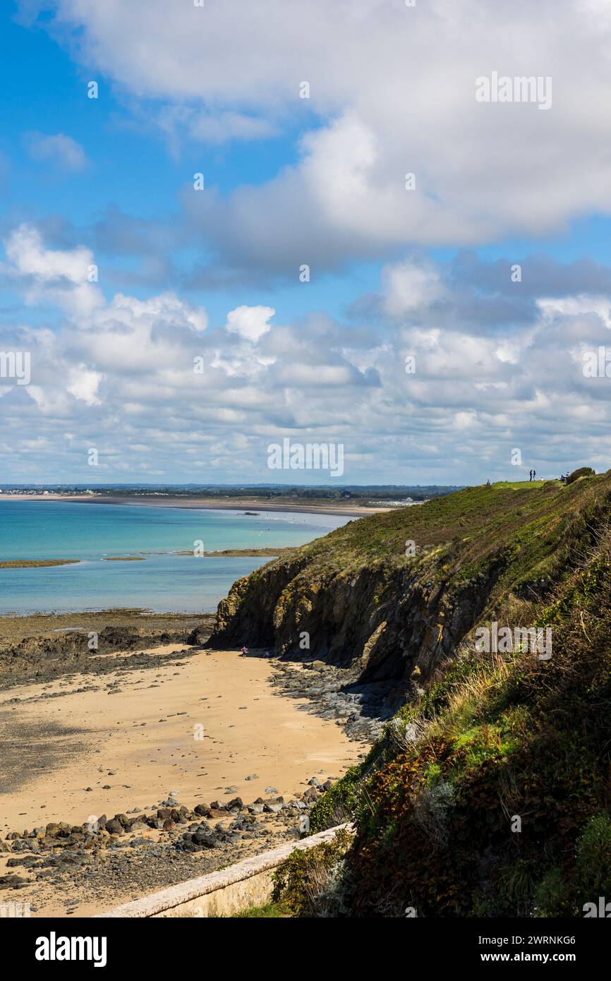 Pointe de Lude à marrée basse depuis la Promenade du Plat Gousset à ...
