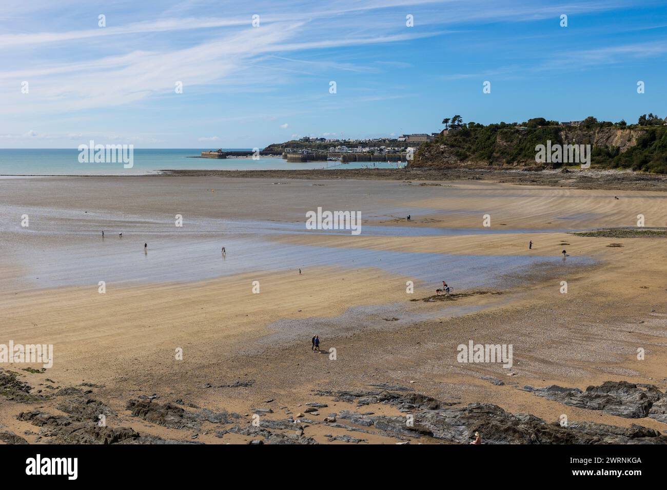 Rochers plage plage hi-res stock photography and images - Alamy
