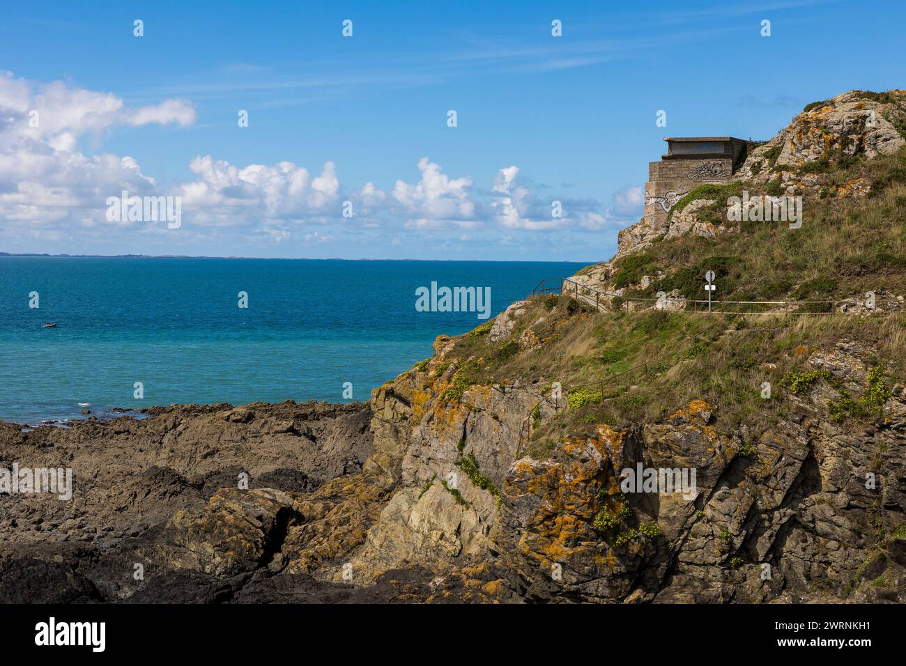 Pointe du roc hi-res stock photography and images - Alamy