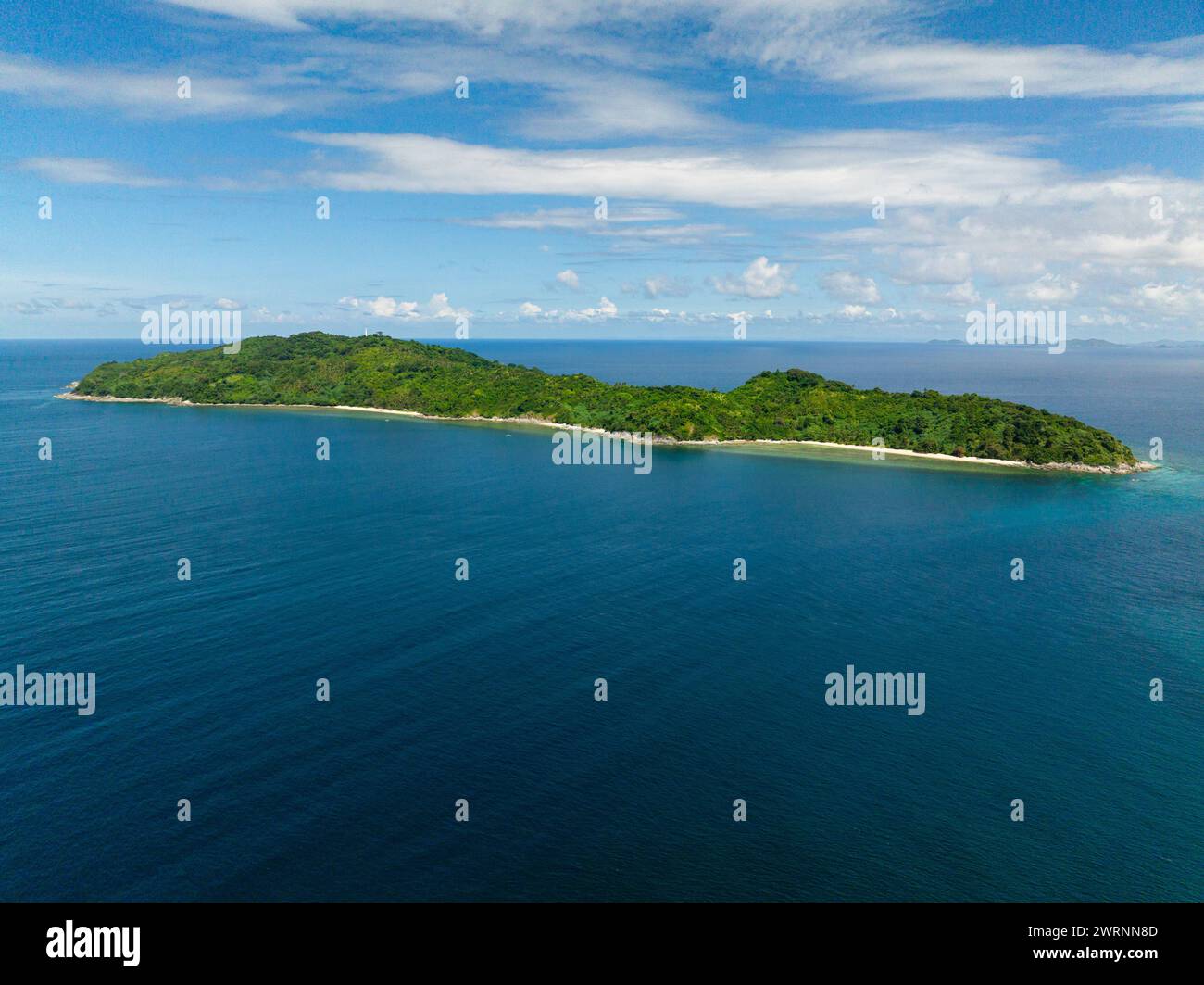 Blue sea and coastline with beaches in Cagbuli Island. El Nido, Palawan ...