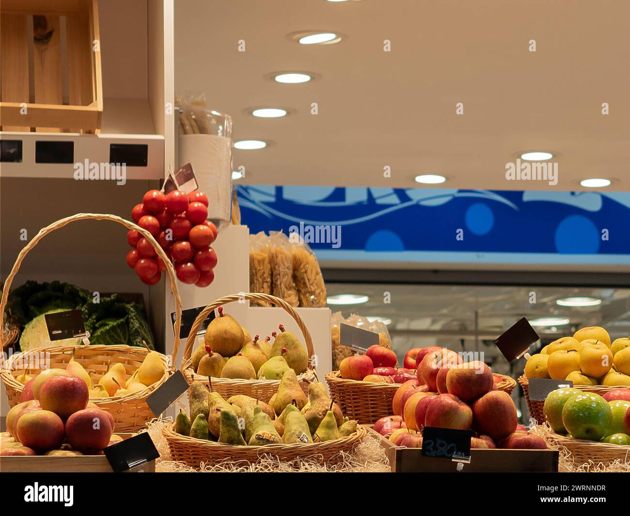 Vegetable shop display of herbs hi-res stock photography and images - Alamy