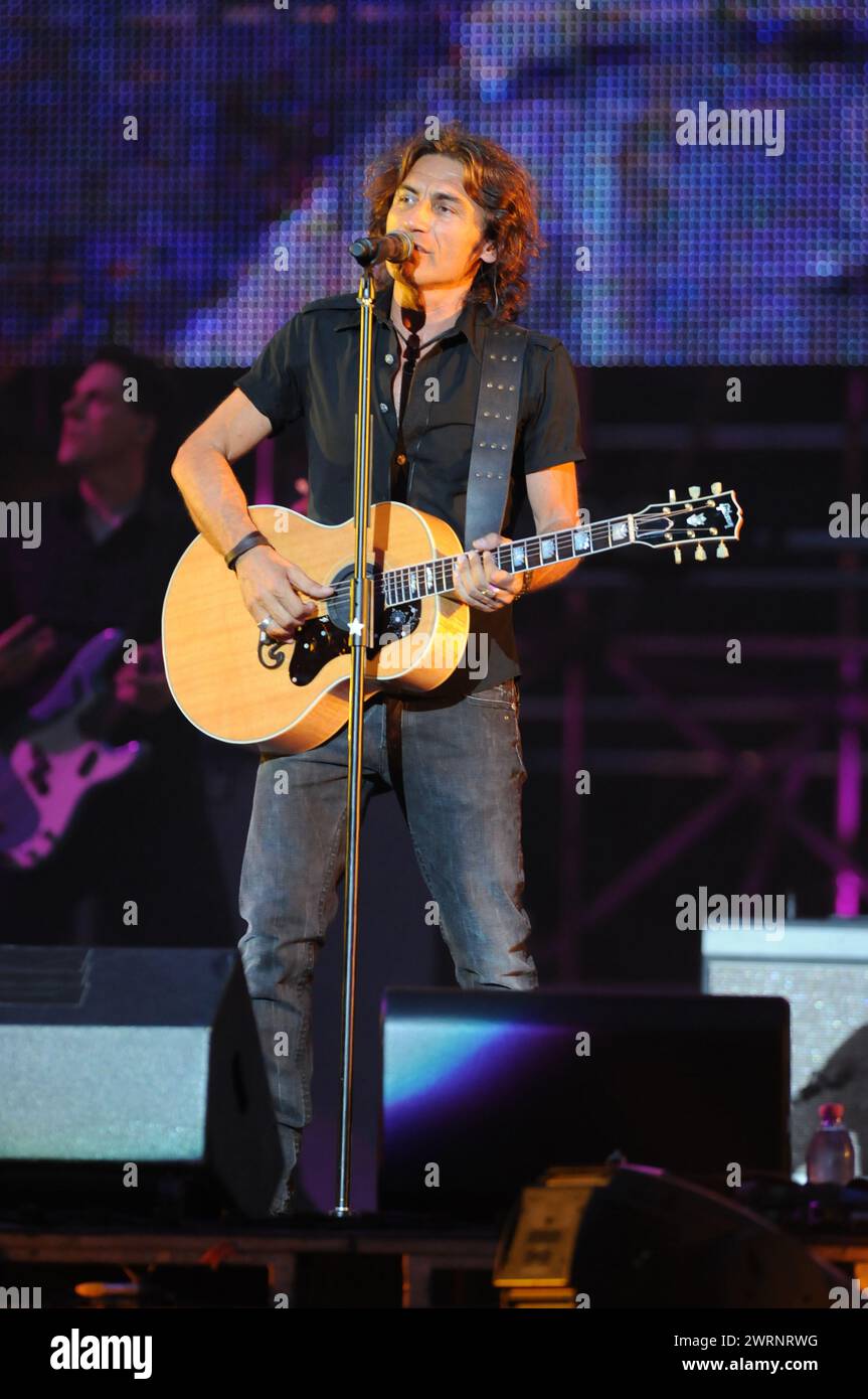 Ligabue foto 2008 hi-res stock photography and images - Alamy