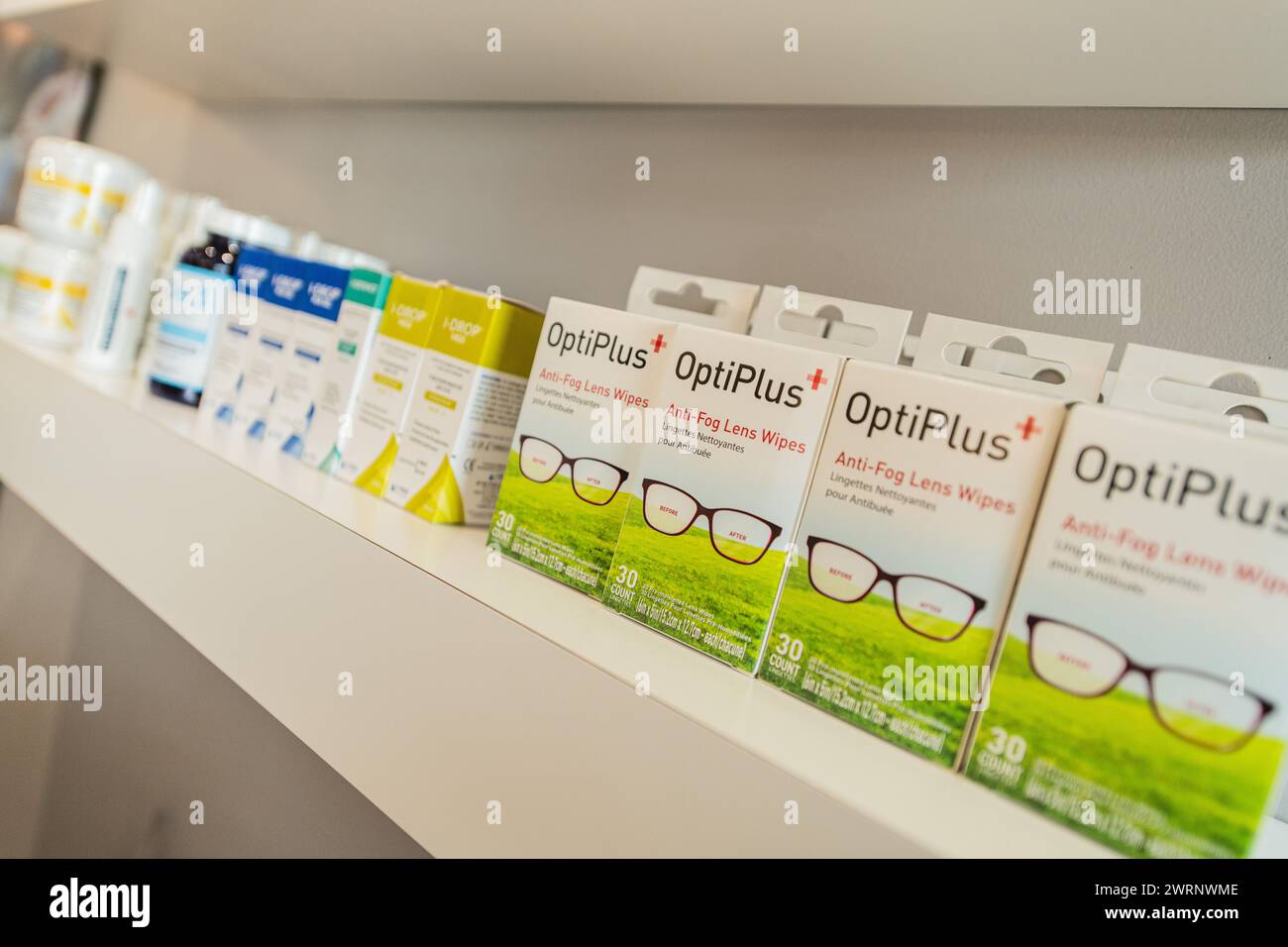 Optometrists hi-res stock photography and images - Alamy
