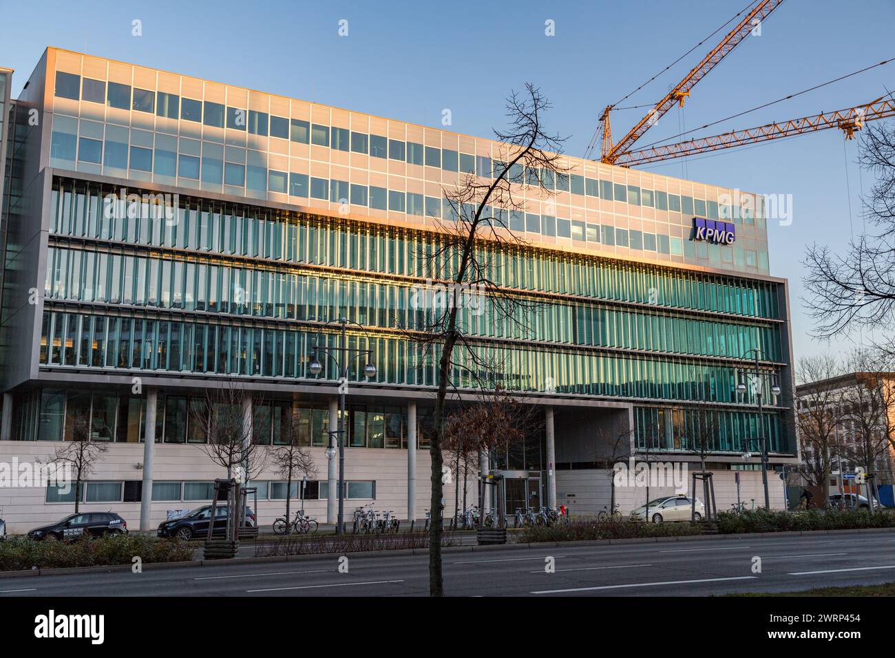 Kpmg office sign logo hi-res stock photography and images - Alamy