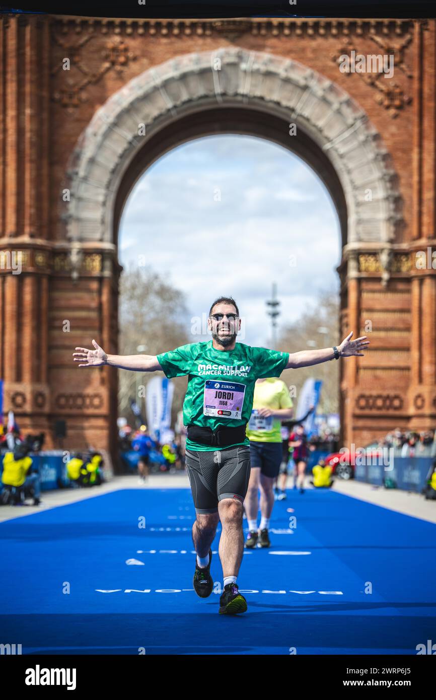 Runners in the barcelona marathon in 2024 hi-res stock photography and ...
