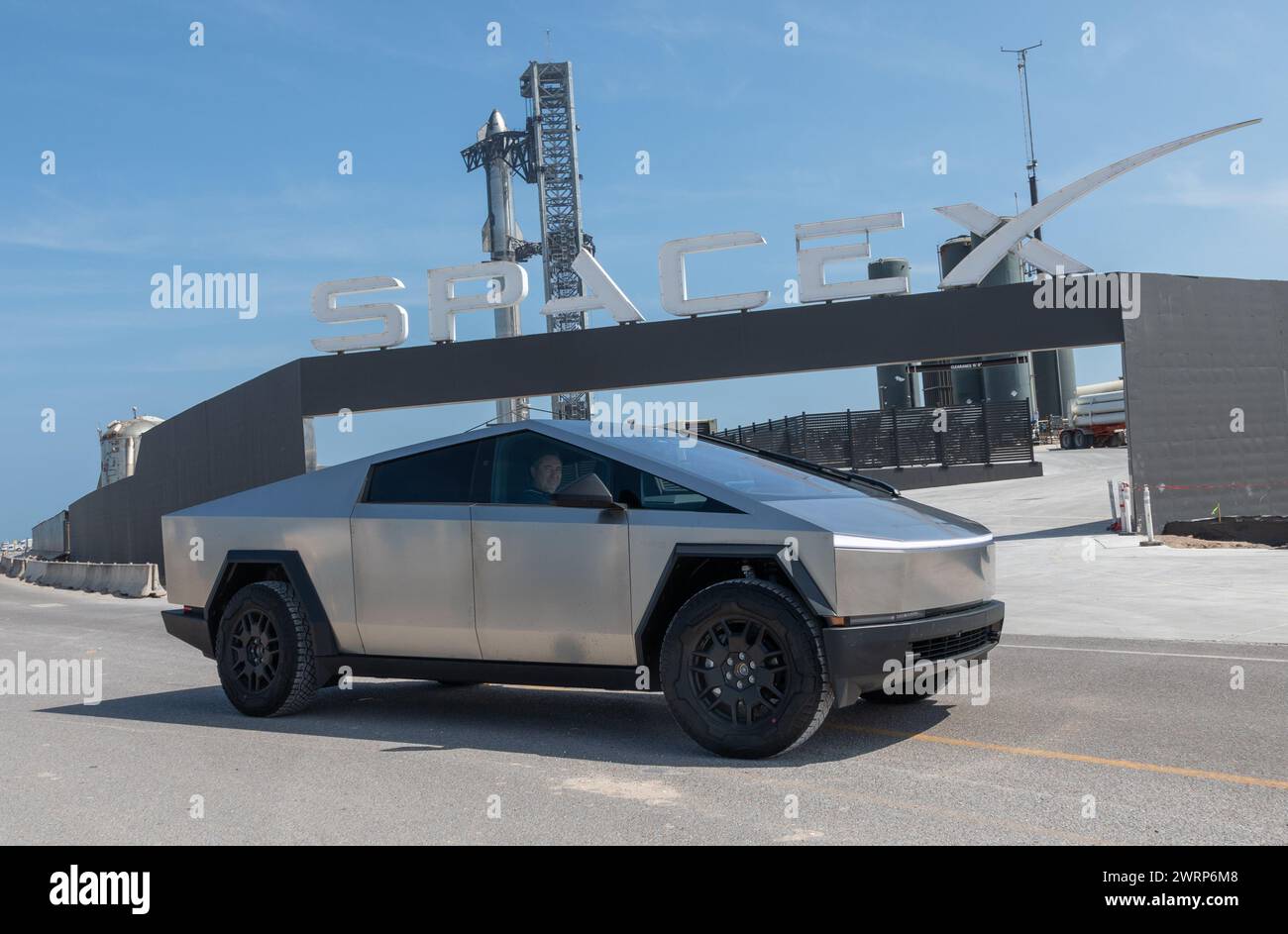 Starhip hi-res stock photography and images - Alamy