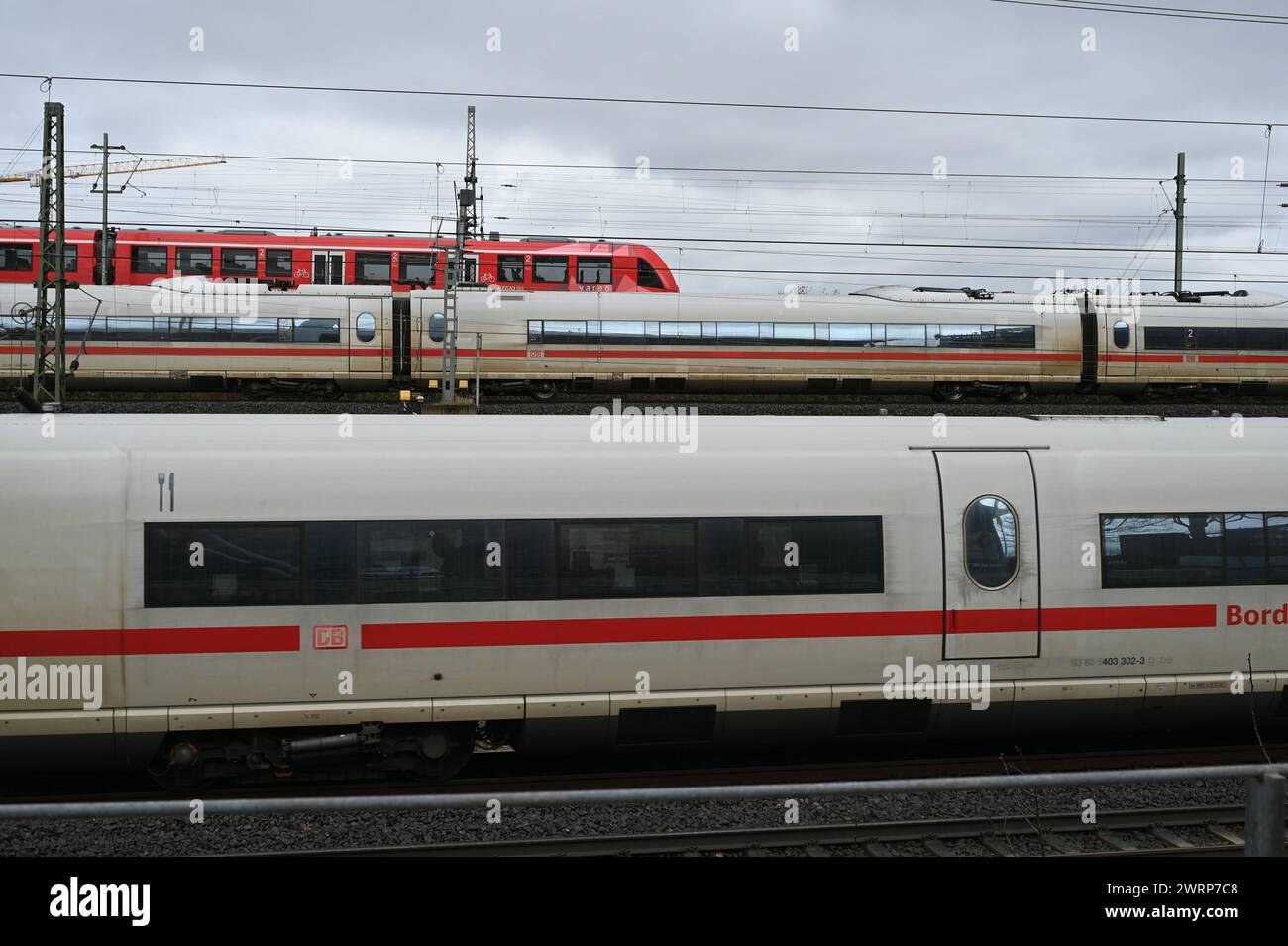 ICE InterCityExpress der Deutschen Bahn *** ICE InterCityExpress of ...