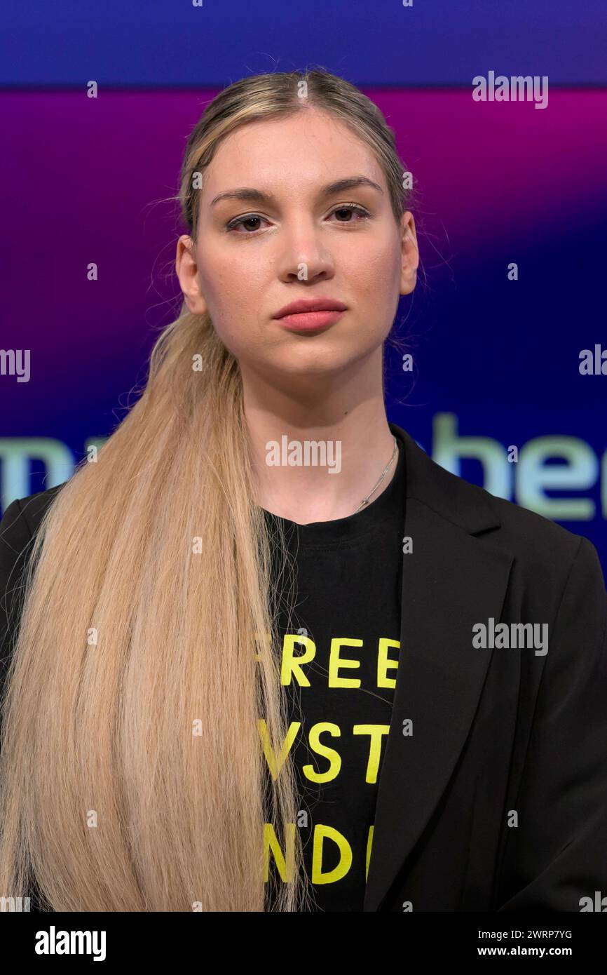 Anna Zaitseva Ueberlebende aus Mariupol, zu Gast bei - maischberger, Polittalk, TV, Format, mit ...