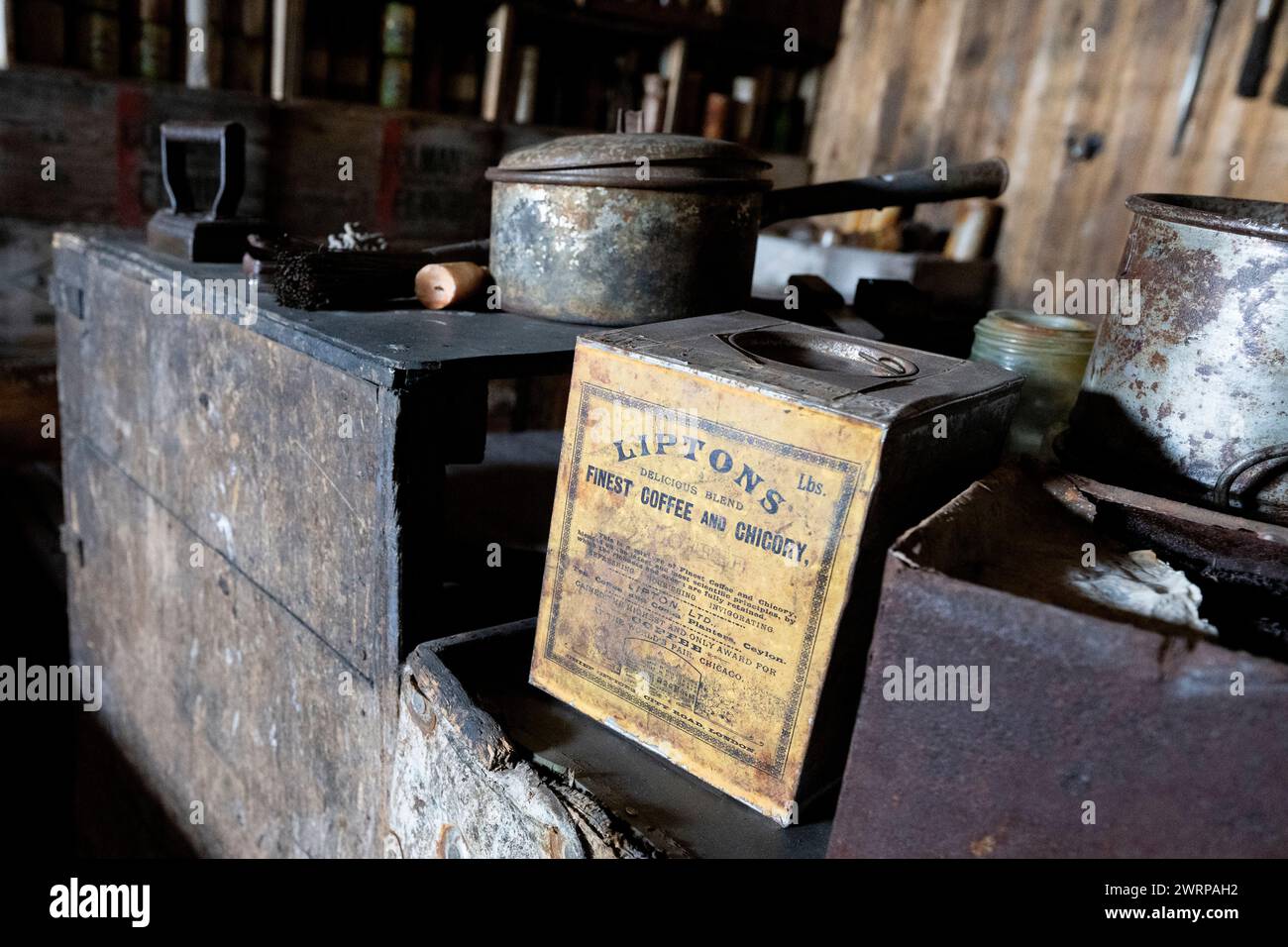 Tin hut display hi-res stock photography and images - Alamy