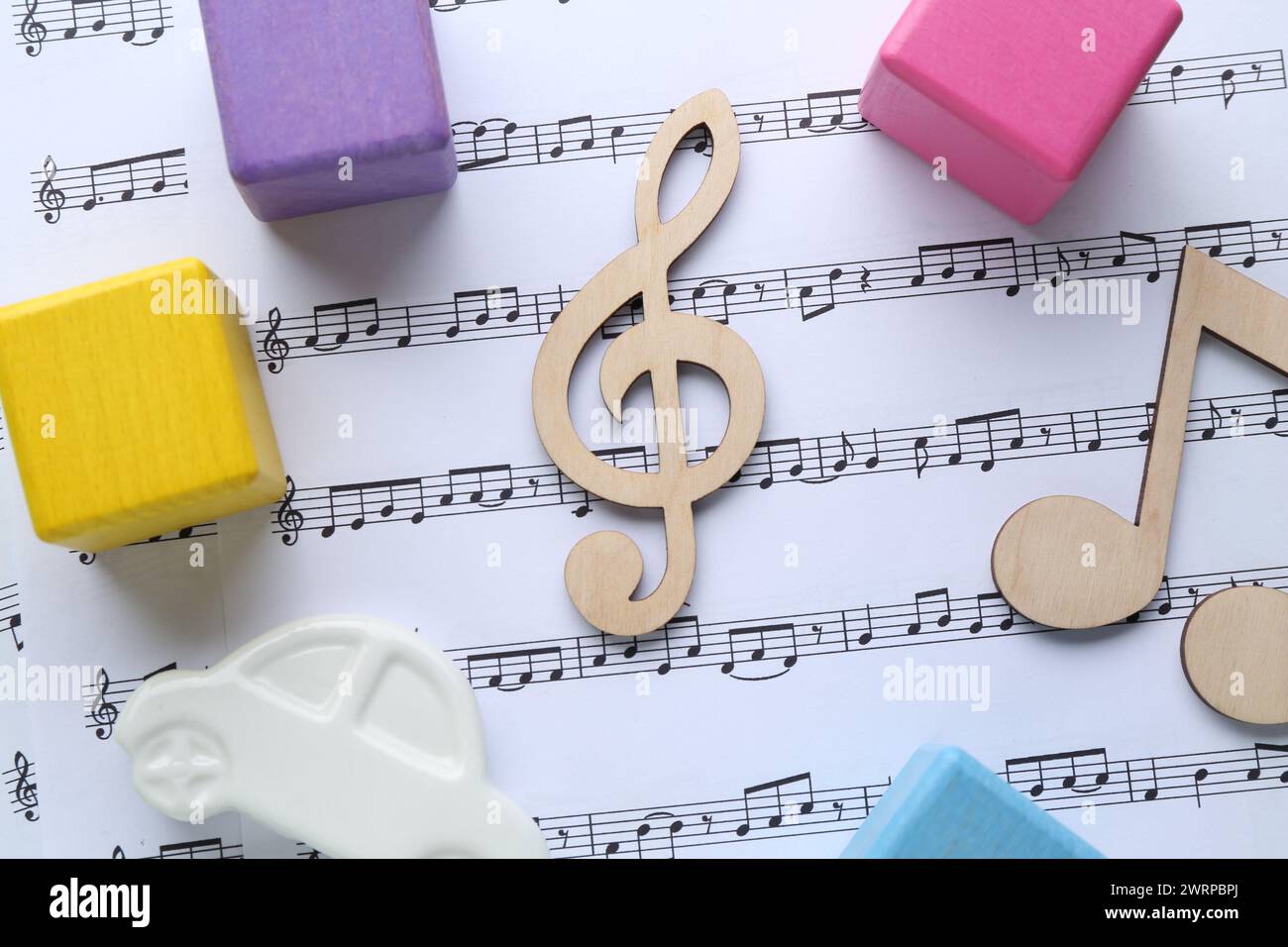 Gift music notes hi-res stock photography and images - Alamy