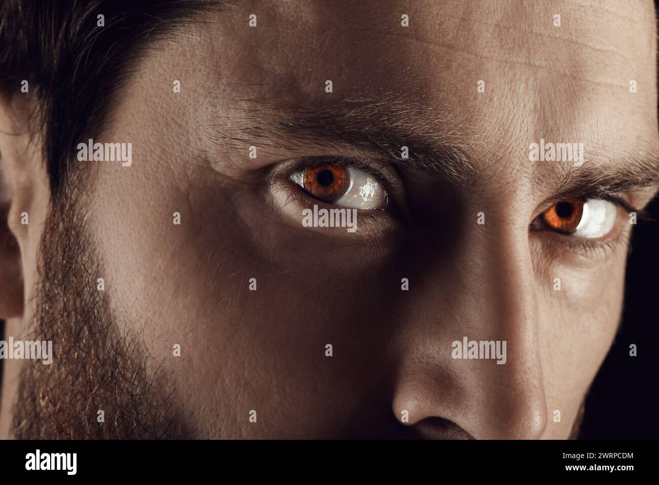 Iris gaze hi-res stock photography and images - Alamy