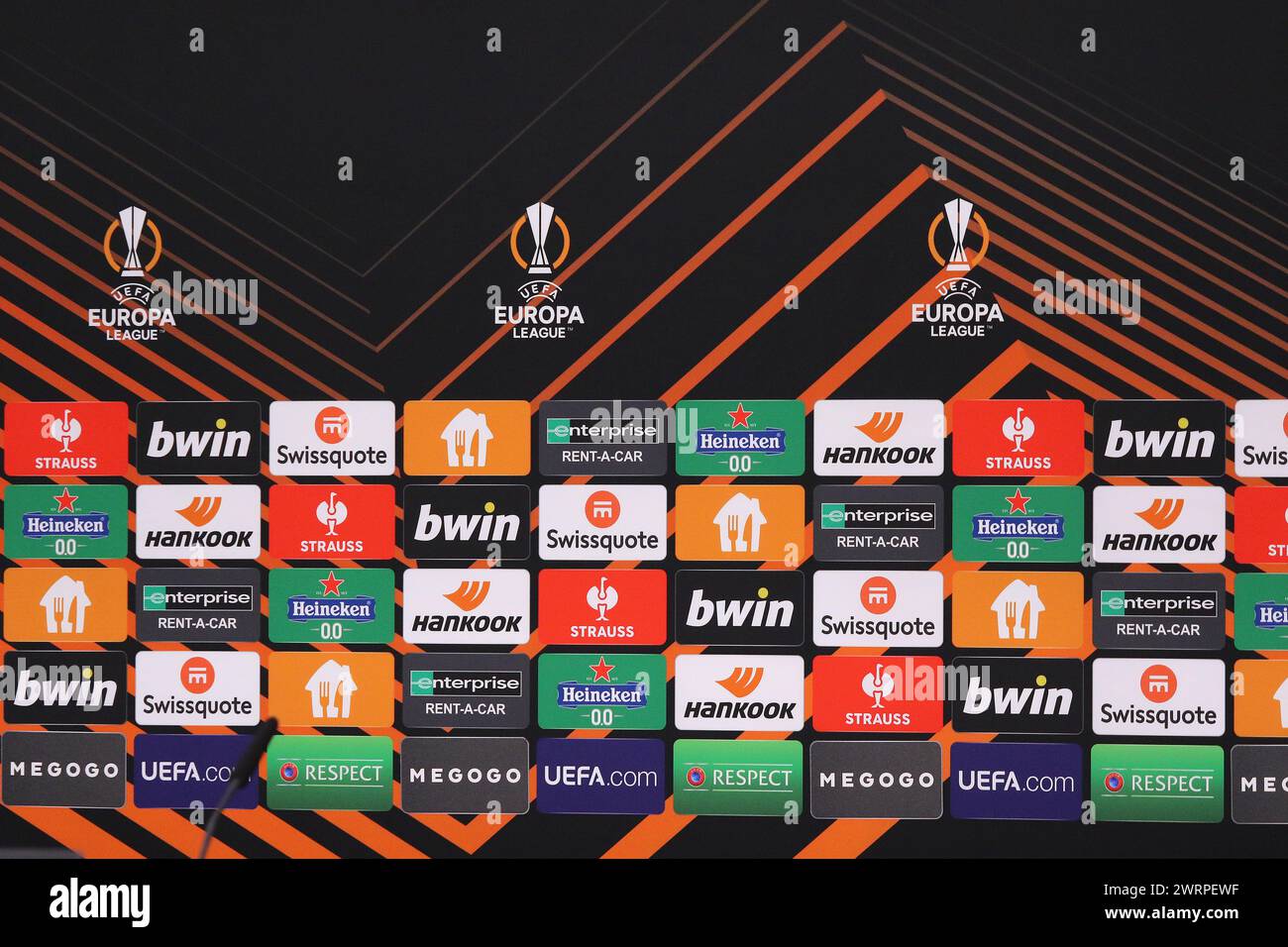 Swissquote logo hi-res stock photography and images - Alamy