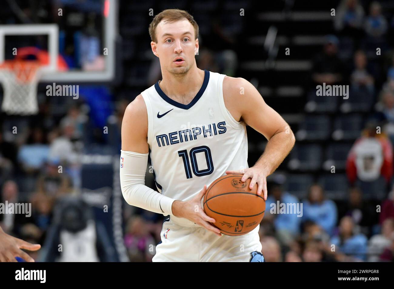 Memphis Grizzlies guard Luke Kennard (10) handles the ball in the first ...