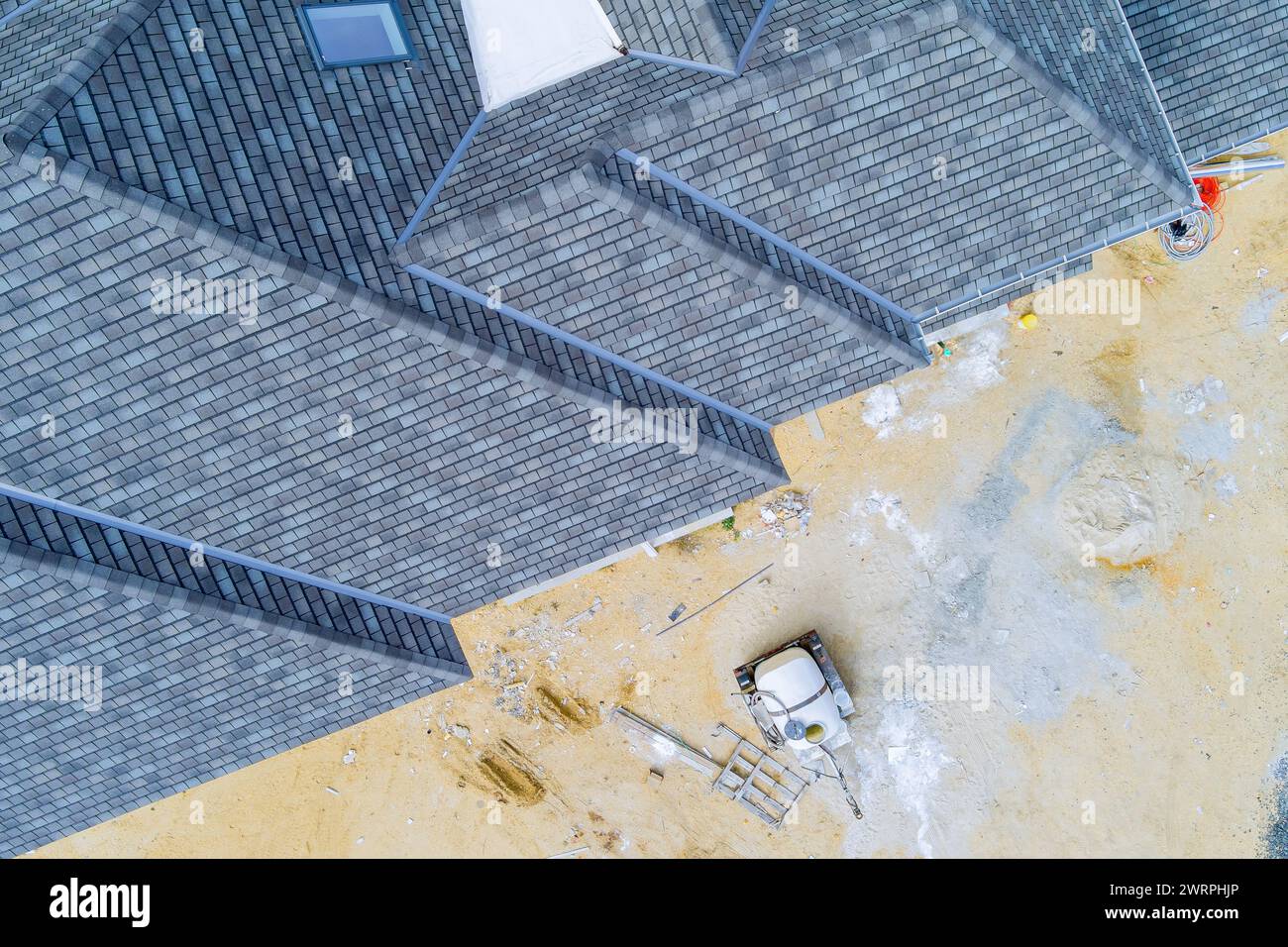 Roofing lifespan hi-res stock photography and images - Alamy