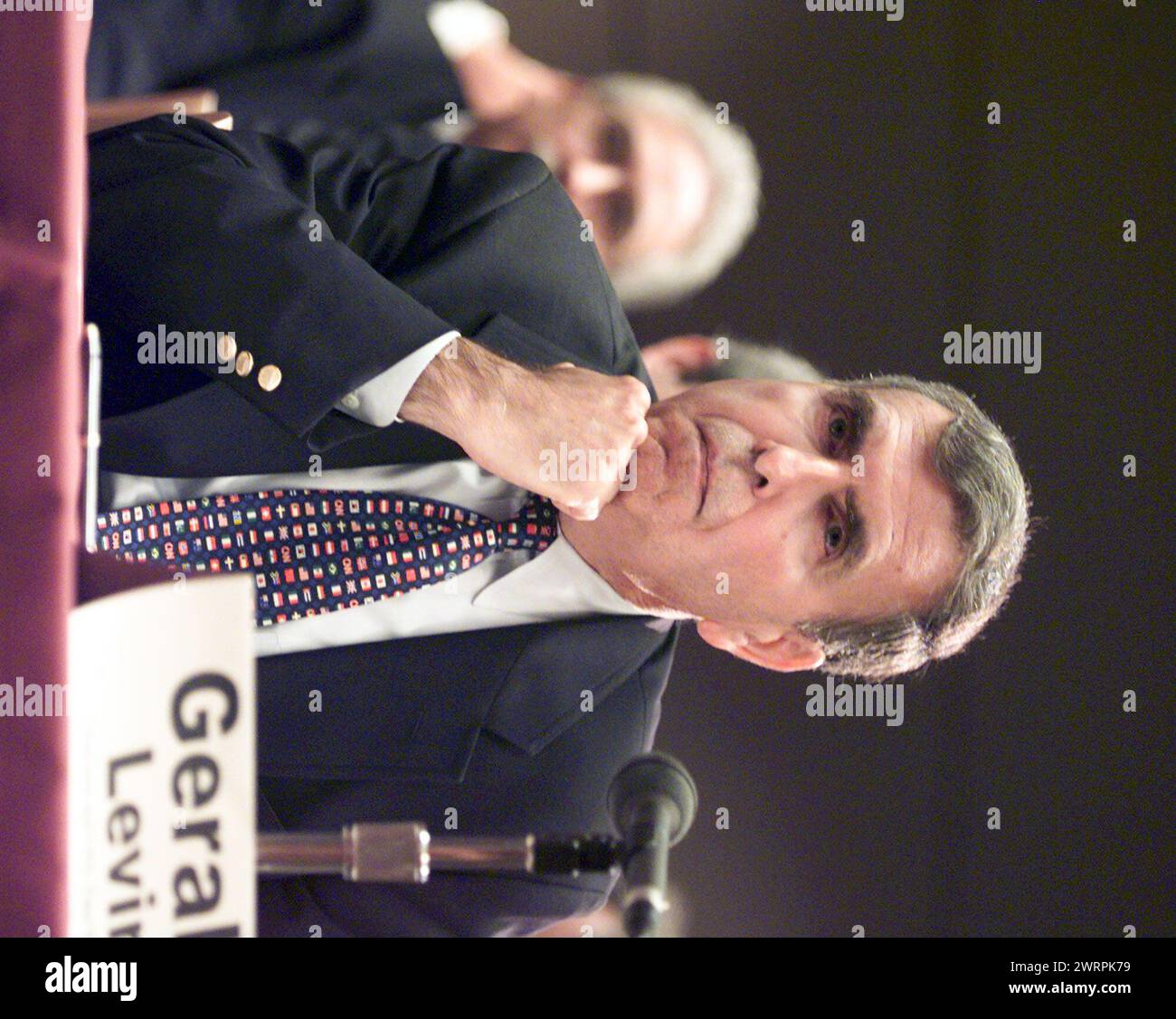 File transfer applications hi-res stock photography and images - Alamy