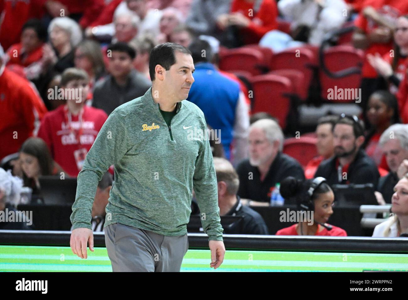 Baylor head coach Scott Drew reacts on the sideline during the first ...