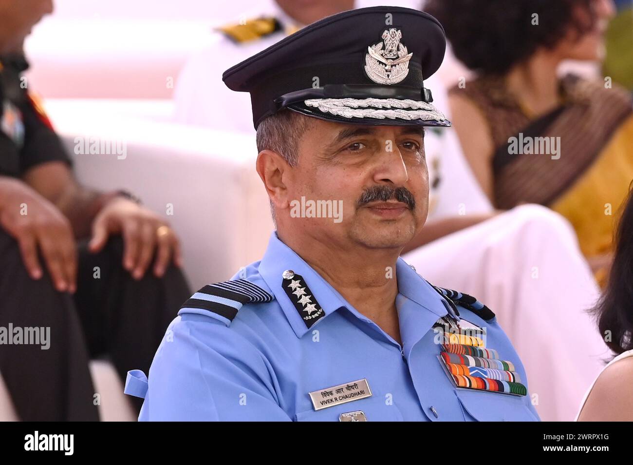 Ins akshay hi-res stock photography and images - Alamy