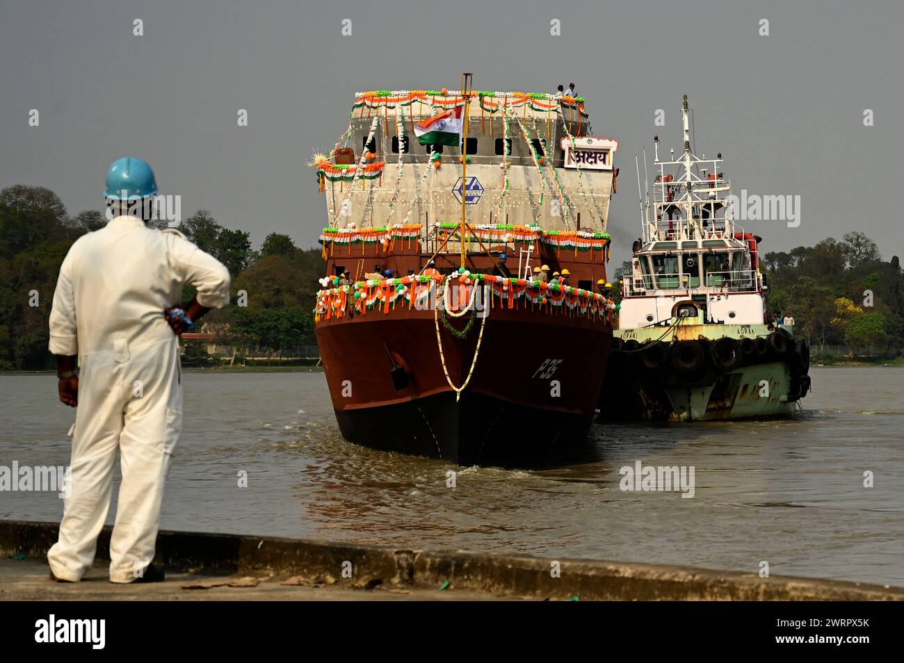 Ins akshay hi-res stock photography and images - Alamy