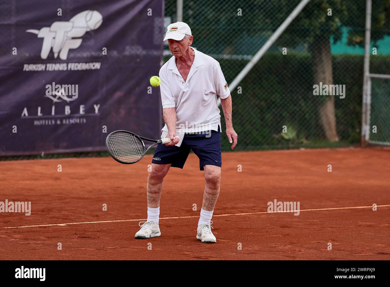 Roger dowdeswell hi-res stock photography and images - Alamy