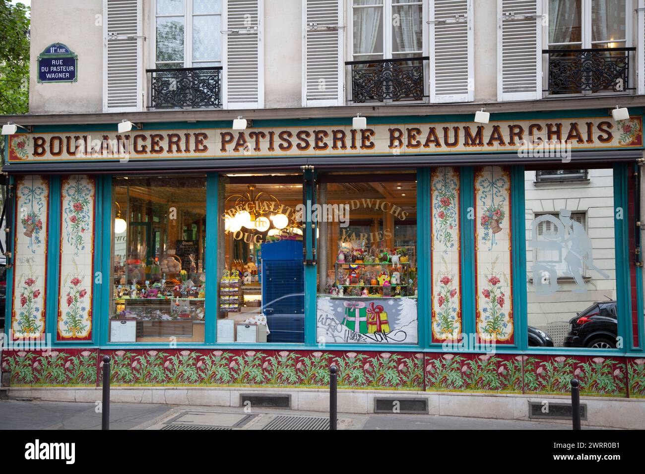 Bakery Shop in the Marais area in Paris 2014 Stock Photo - Alamy