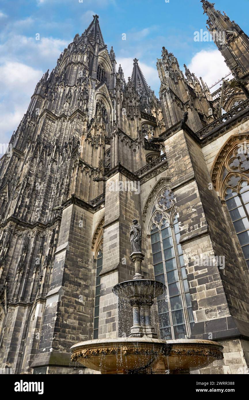 Cologne cathedral exterior hi-res stock photography and images - Alamy