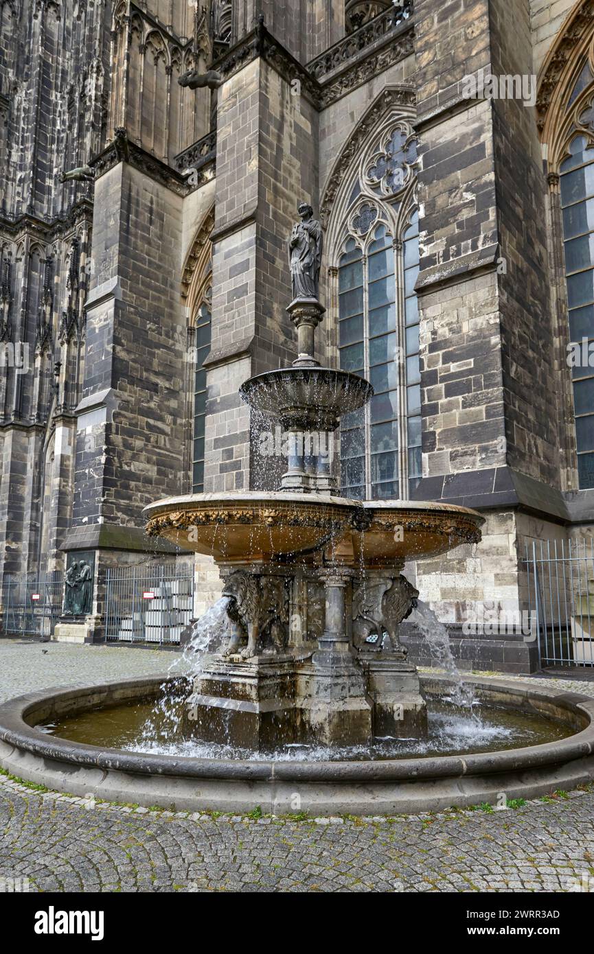 Cologne cathedral exterior hi-res stock photography and images - Alamy
