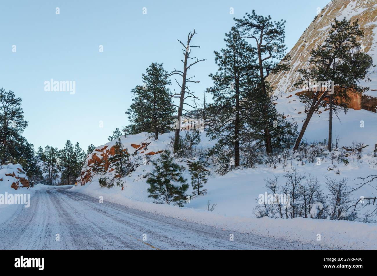 Winter road trip utah hi-res stock photography and images - Alamy