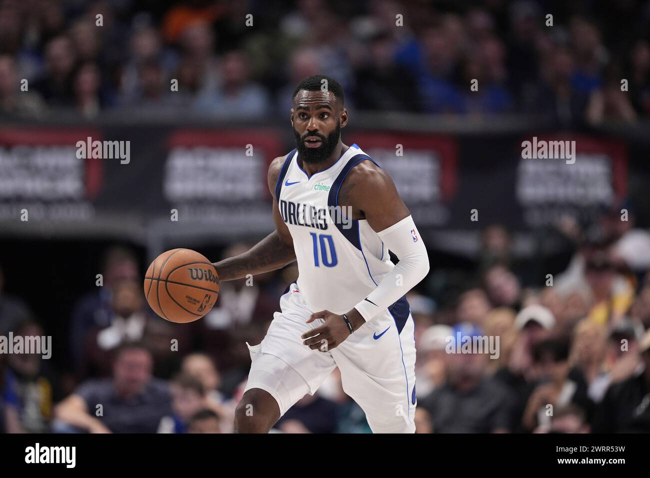 Dallas Mavericks' Tim Hardaway Jr. advances the ball up court during an ...
