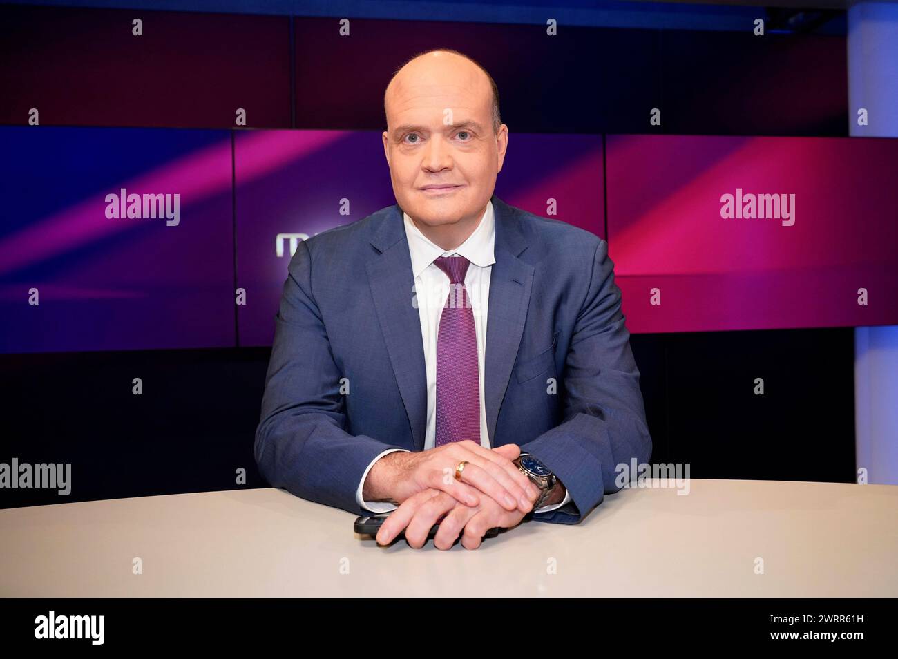 Robin Alexander in der ARD-Talkshow maischberger im Studio Berlin ...