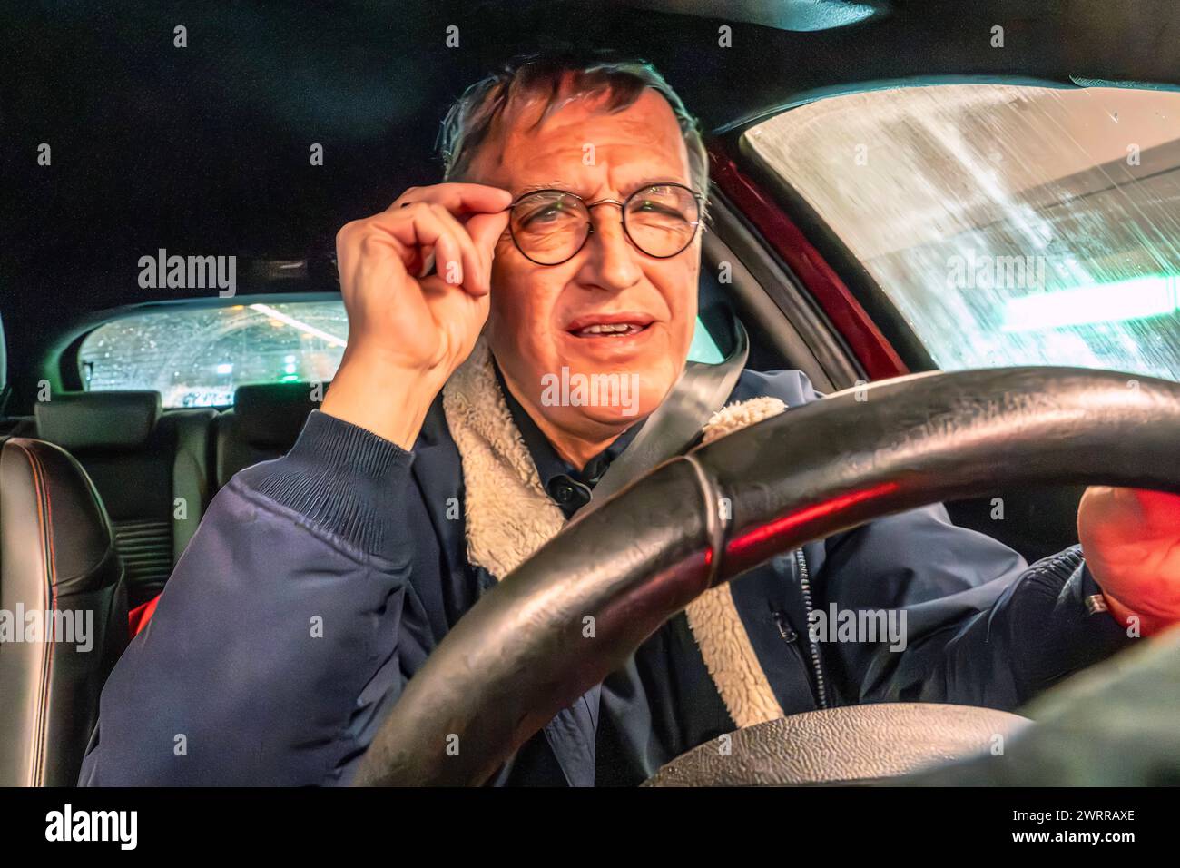 Verpflichtende hi-res stock photography and images - Alamy