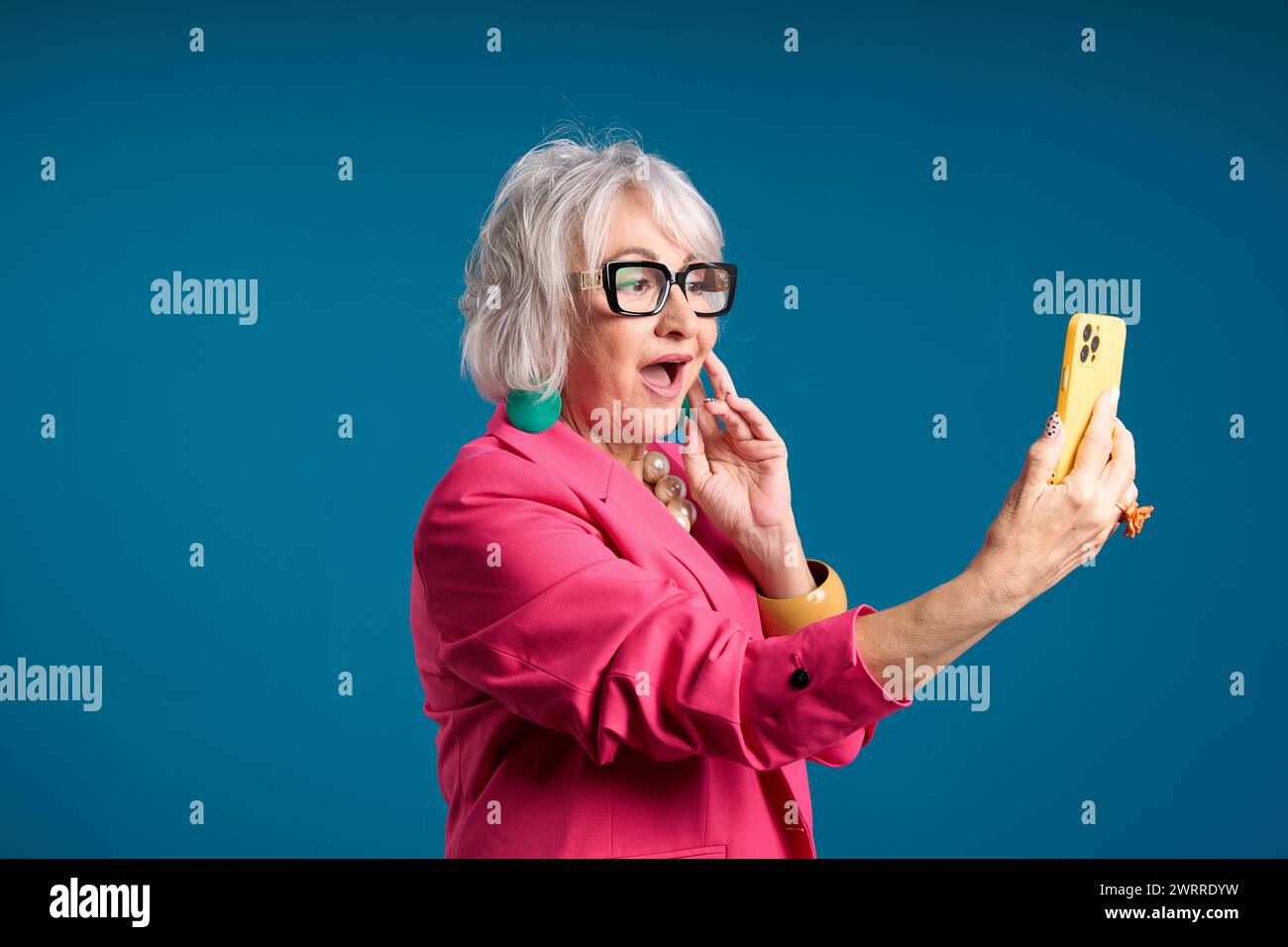 Aha moment senior hi-res stock photography and images - Alamy