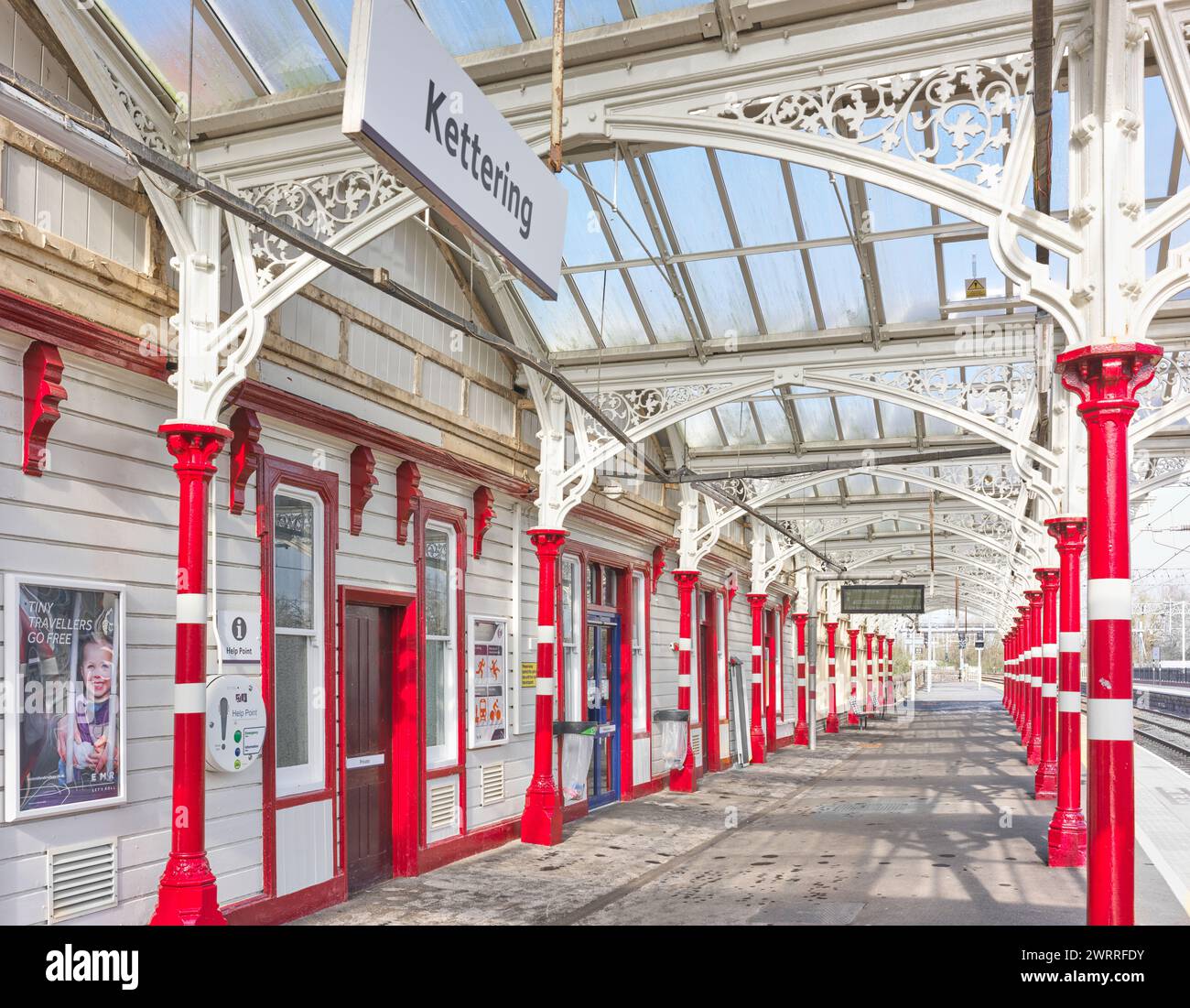 Kettering station hi-res stock photography and images - Alamy