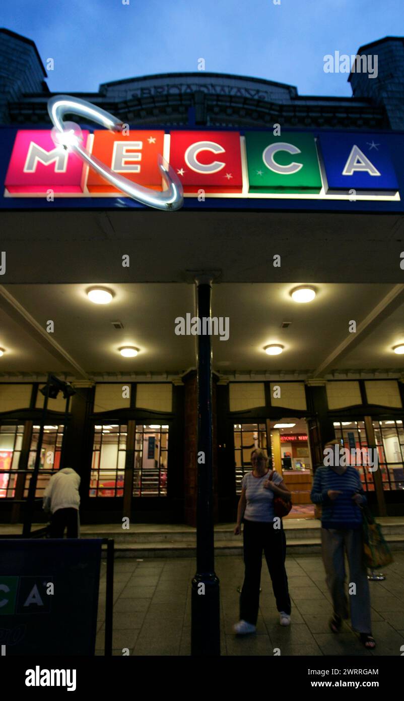 Online bingo mecca hi-res stock photography and images - Alamy