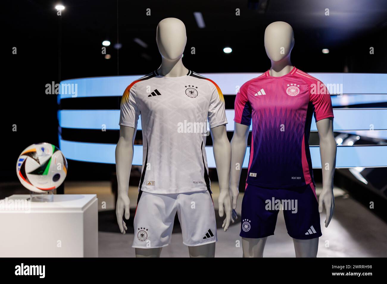 Official euro 2024 football hi-res stock photography and images - Alamy