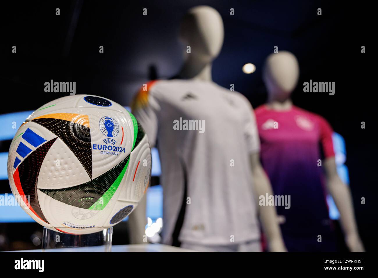 Official euro 2024 match ball hi-res stock photography and images - Alamy