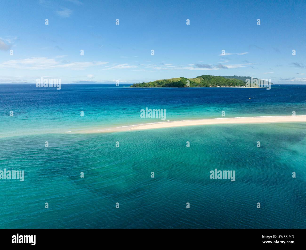Sandbar with clear turquoise water and waves. Bon Bon Sandbank. Romblon ...