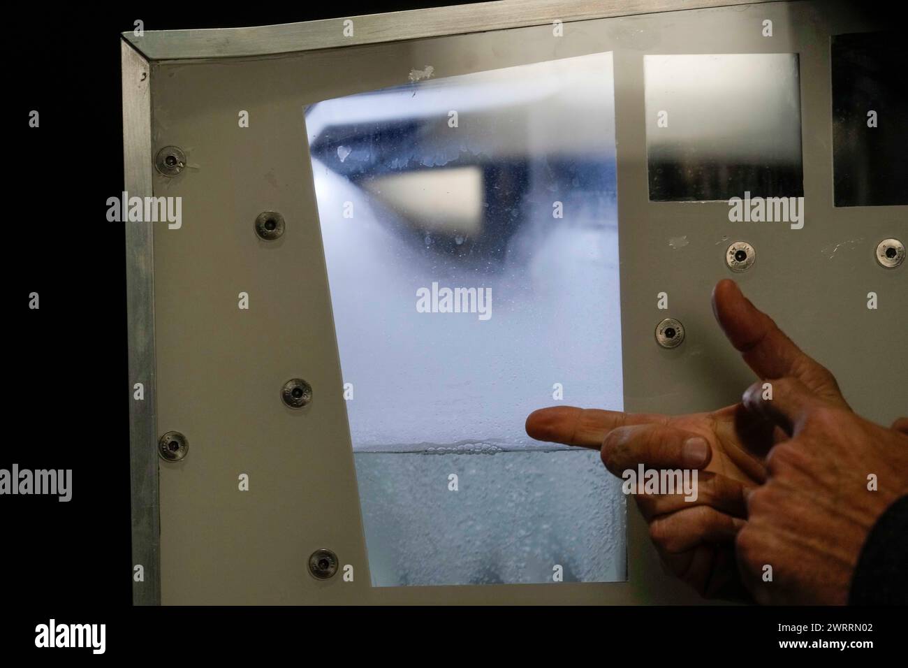 A replica of the Myrtha Pools breathe system for chlorine derivatives ...