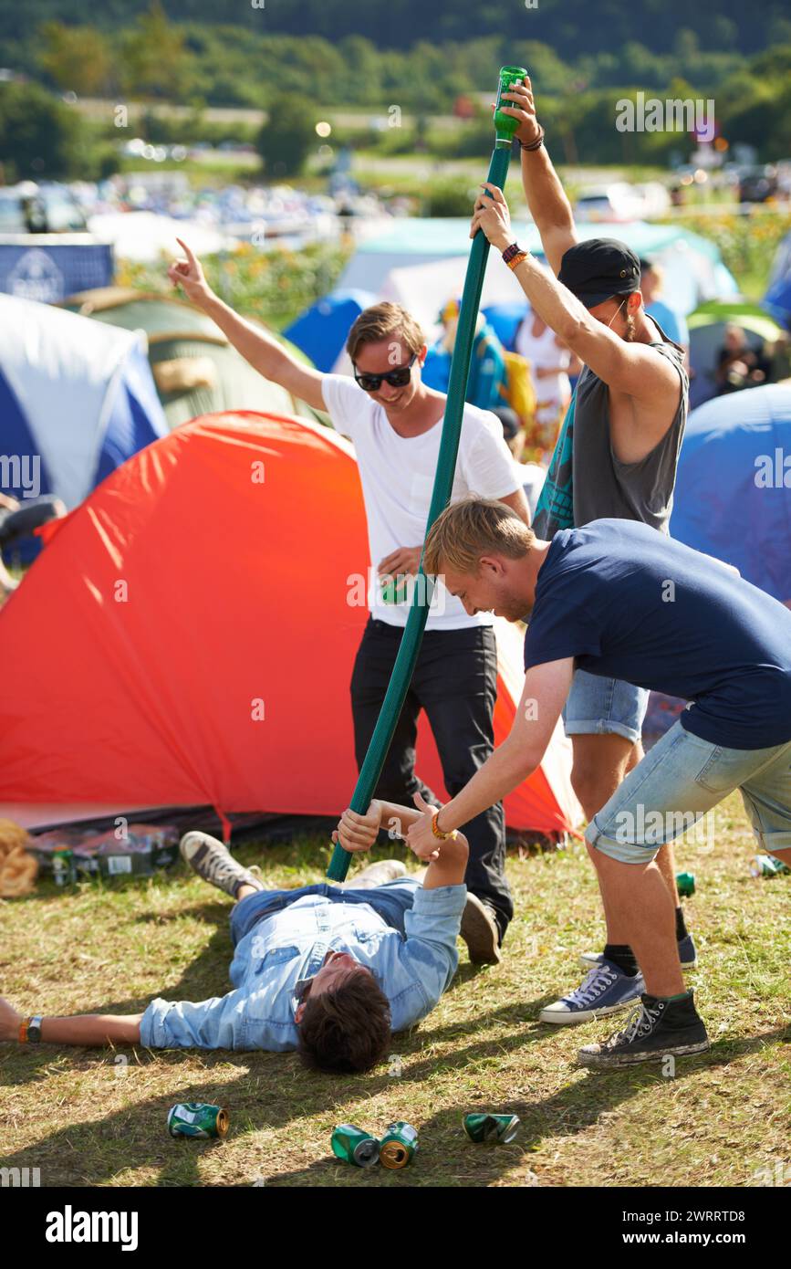 Drunk man music festival hi-res stock photography and images - Alamy